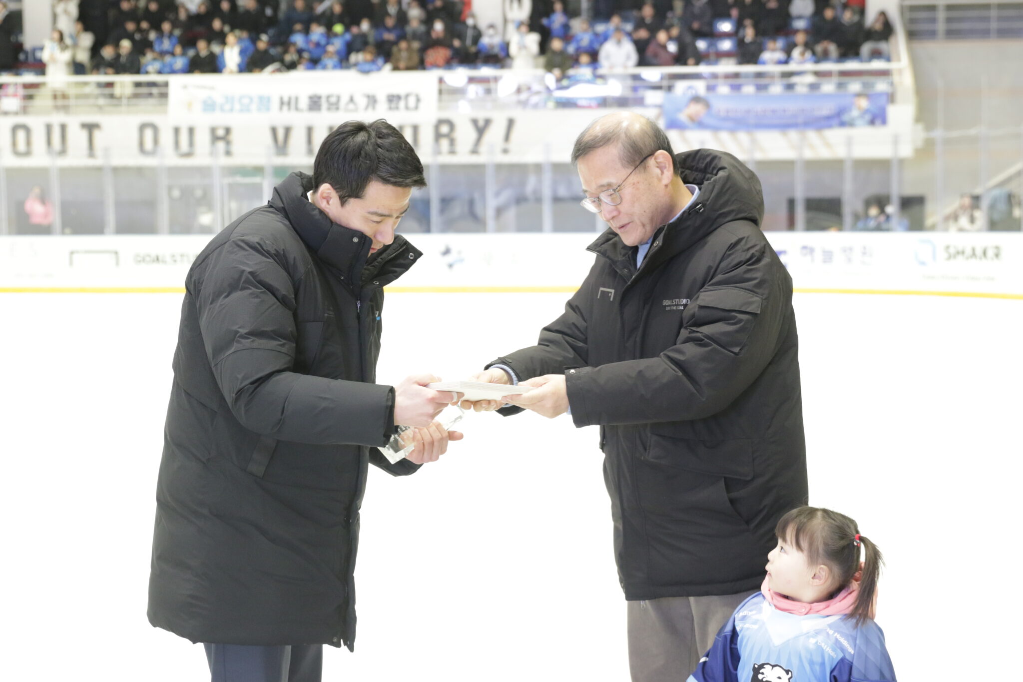[구단소식] 굿바이 빙판…아이스하키 전설 HL안양 김기성 공식은퇴 – HL ANYANG